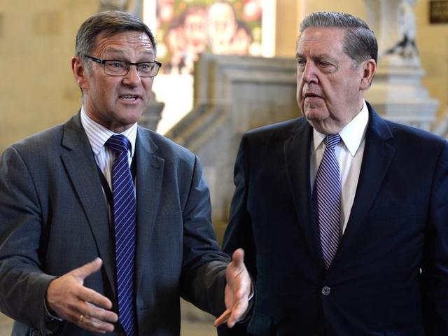 Mormonapostel talar till deltagare från alla partier i brittiska överhuset
